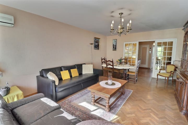 T4 Ancien Et Spacieux - 2 Balcons - Marseille