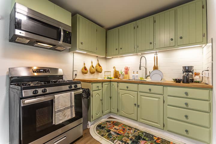 Cowboycottage|smu/fiesta/dt/riverwalk/seaworld/att - San Antonio, TX