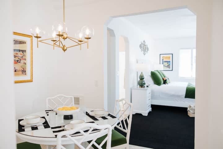 King Oceanview Full Kitchen Studio W/ Balcony - Santa Monica, CA