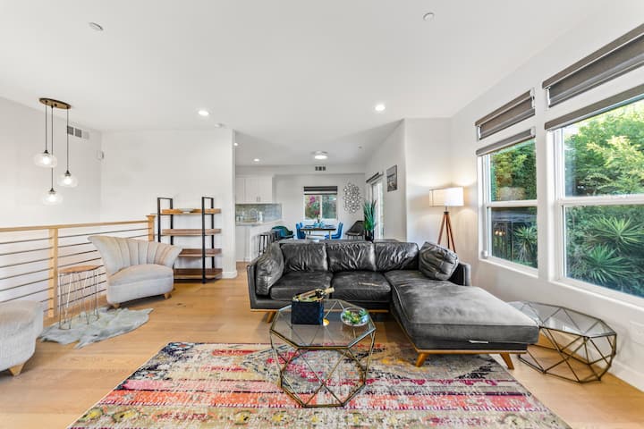 Hillside Views | 4 Bed | 3 Balconies | Silver Lake - Los Angeles, CA