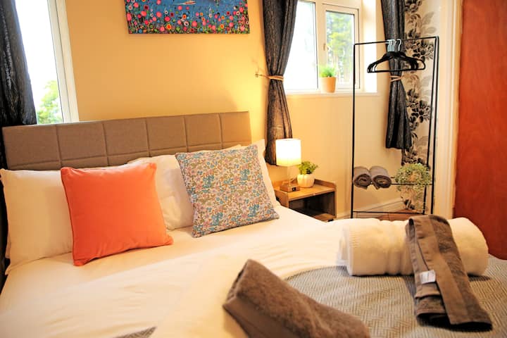 Ensuite Near Luton Station - Luton