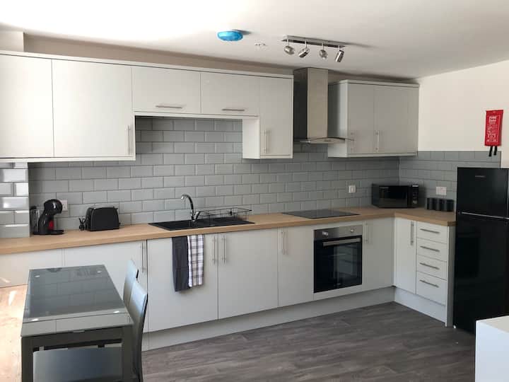 Entire 3-bed Apartment Mumbles (Sleeps 6) - Mumbles