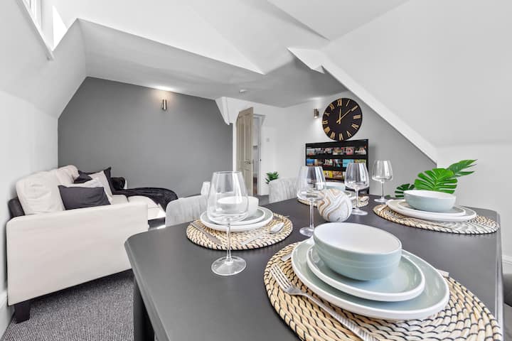 4br Apt | Prime Brixton | Near Tube | 12% Off - Central London