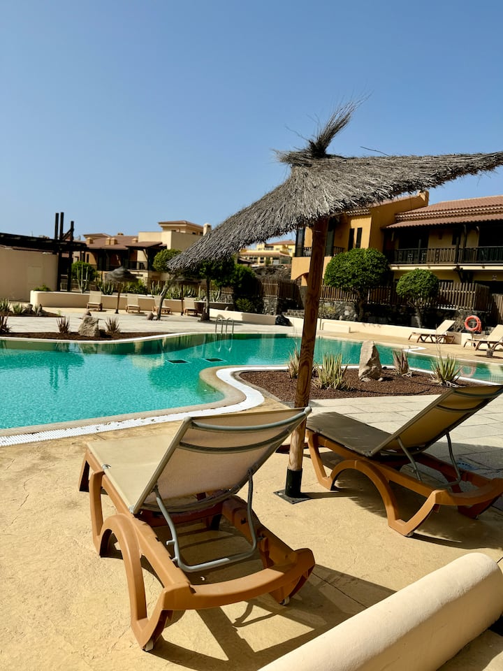 Beautiful Family House With Pool Near By The Sea - Tenerife