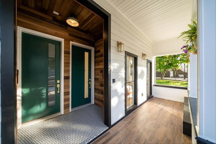 Luxe 4bd+rooftop, Next To Train - New York City