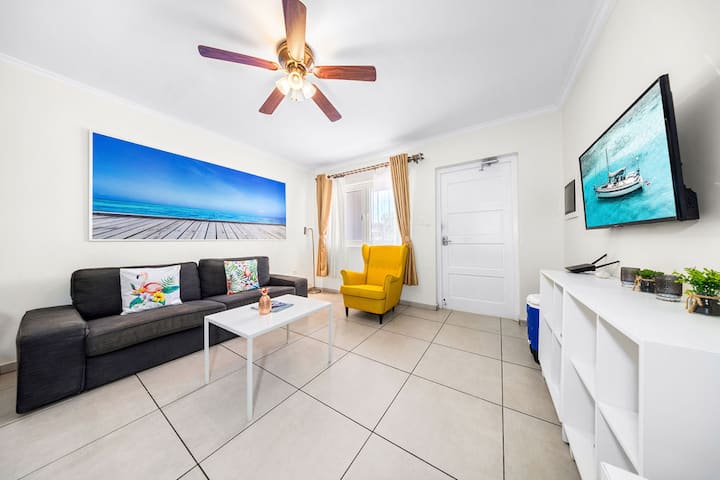 Cozy Bliss Condo W/ Pool ~ Steps From Eagle Beach - Aruba