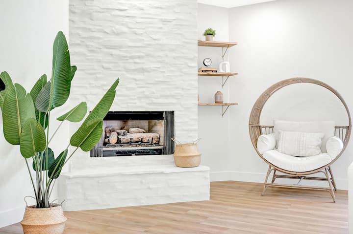 Lux 8br/5ba Oasis - Huge Villa W/heated Pool & Spa - Las Vegas