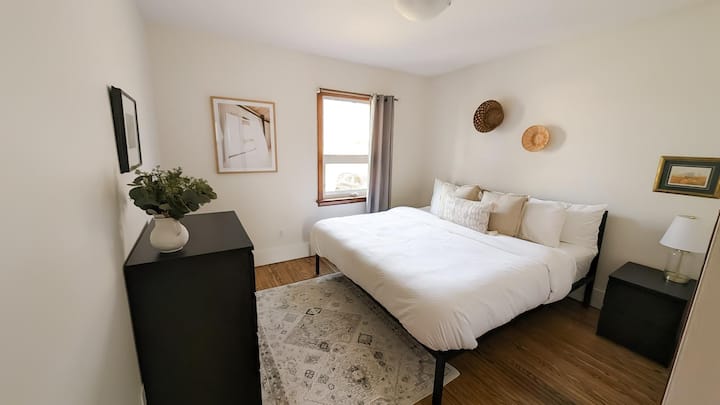Charming 2-bdrm Main Floor Unit | Quiet Location - Thunder Bay