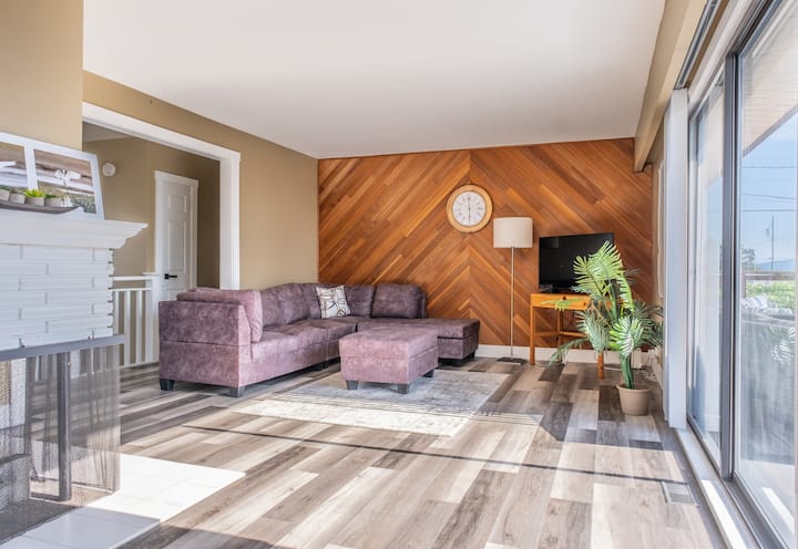 Sunshine Coast, Westview Home - Powell River