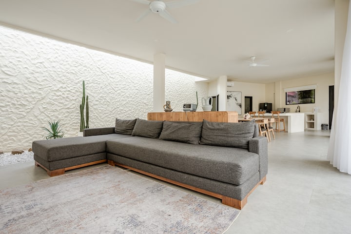 Spacious Lux 5 Bedroom Villa In Canggu - Canggu