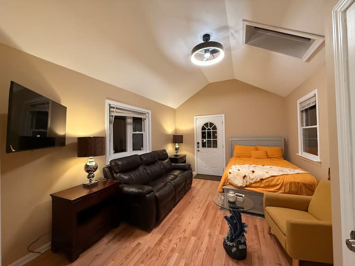 Cozy & New Private Apartment - Norwood, MA