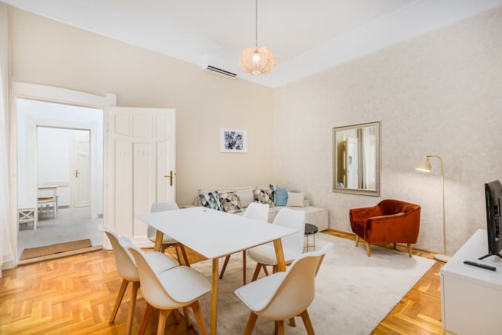 Monchéri Beige Boutique City Middle 2bdr Apartment - Budapest