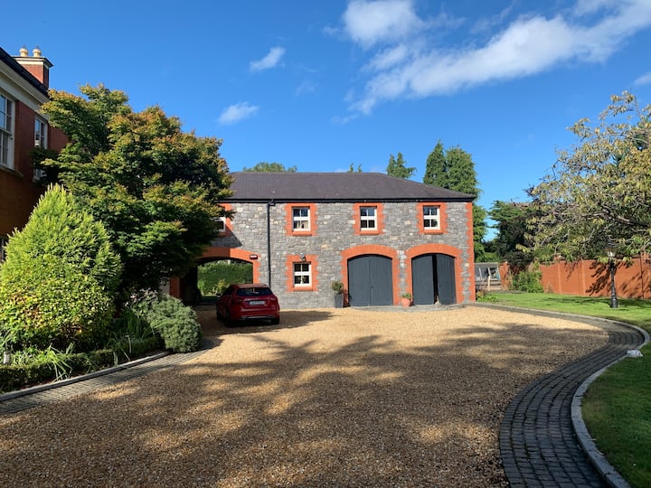 Family & Pet-friendly 2br | Garden, Parking - Dublin, Ireland