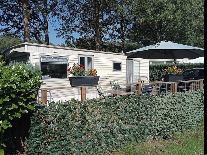 Knusse, Gezellige Stacaravan "Banjer" - Netherlands