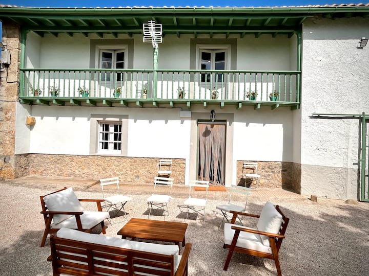 Casona Cerca De La Playa De Gerra - Comillas