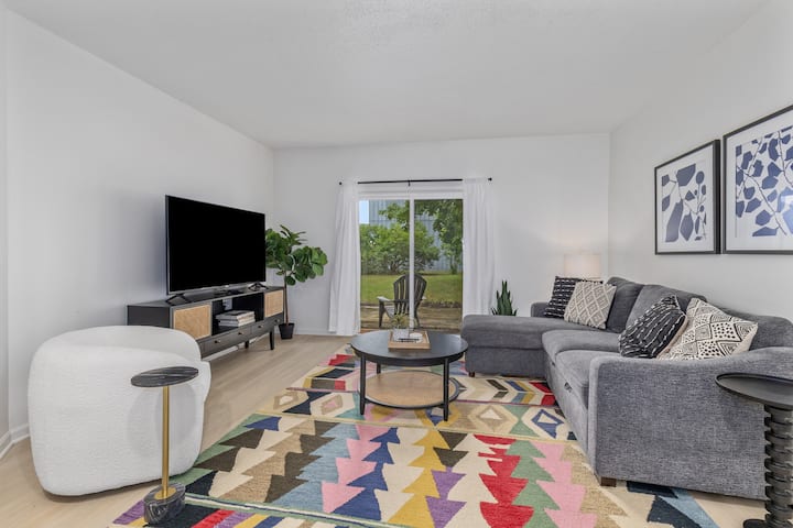 Modern Saugatuck Retreat, Walk To Town - Saugatuck, MI