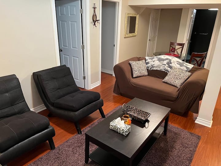 Cozy 2br Basement Near Two Lakes - Aurora