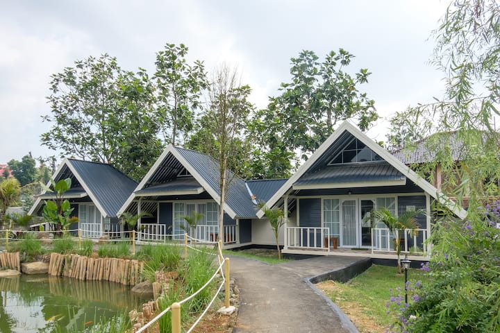 Twospaces Sharia Cottage With Mountain View |Bogor - Cisarua
