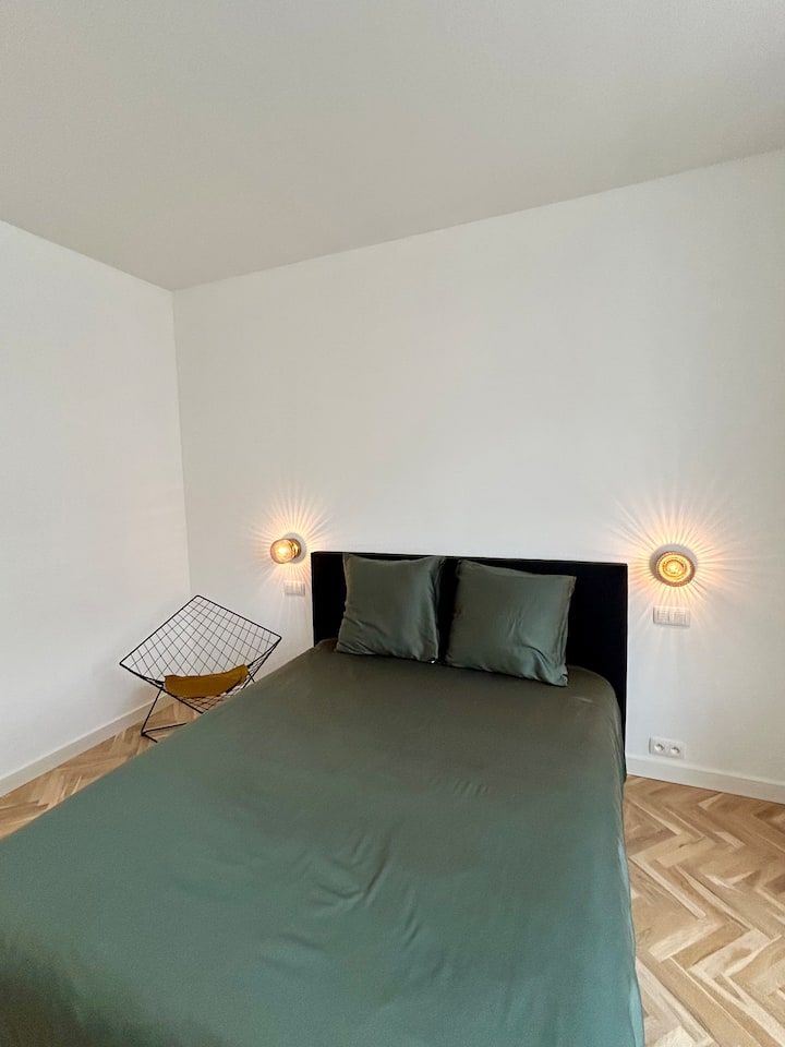 Spacious - Central Room - Duplex - Bxl/forest - フォレスト