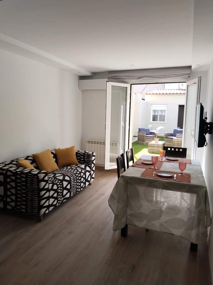 Aol Apartment. Garden, 3 Bedrooms & 3 Bathrooms. - マドリード