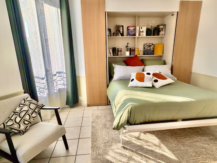Nid Douillet Et Lumineux - Paris
