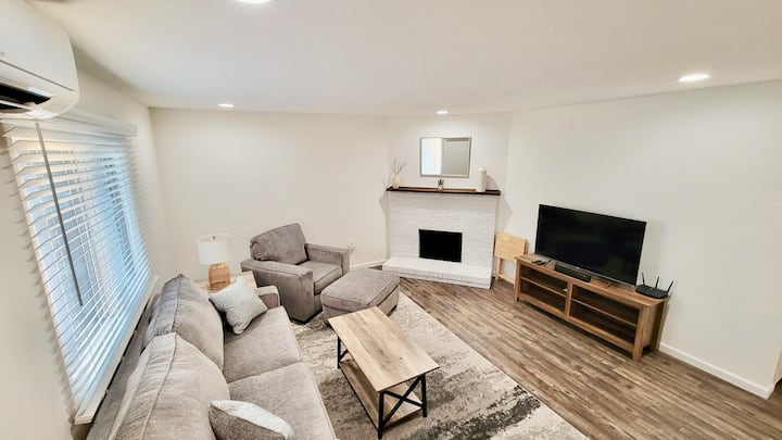 Bright & Modern 2br Apartment - Cheyenne, WY