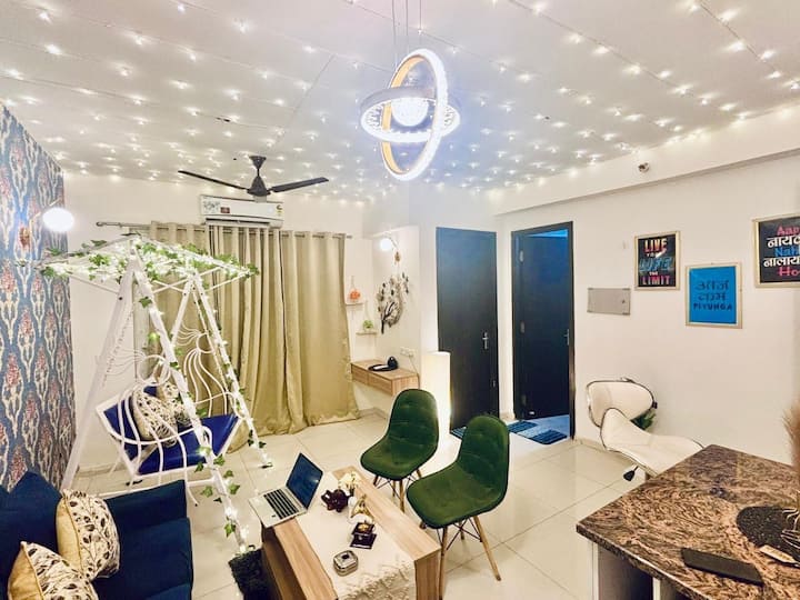 Enchanted | Oasis Homestays - Noida