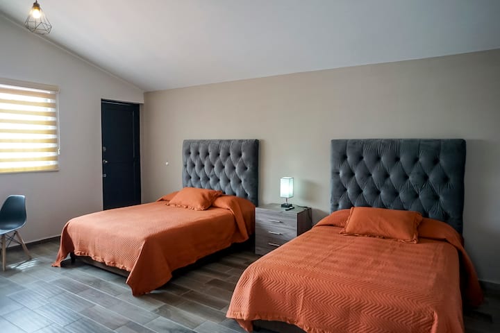 Modern Cuadruple Suite Minutes From - Mexico