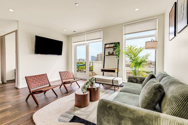 Luxury 3bd Penthouse – Private Patio+skyline Views - Chicago, IL