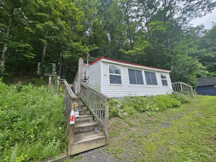 Lake View Serenity: A Cozy Escape - Cooperstown, NY