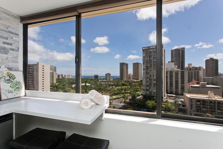 17th Flr - Serene Blue Oasis/take Your Mind Away - O‘ahu, HI
