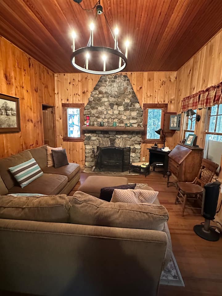 Renovated Adirondack Cabin - Adirondack, NY