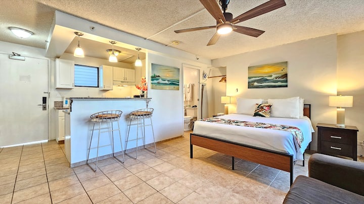 Waikiki Grand Hotel® 220 2 Mins To Beach, Sleeps 3 - O‘ahu, HI