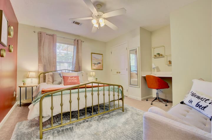 Cozy & Quiet | 3br/3ba | Sleeps 8 | 4 Beds - Auburn, AL