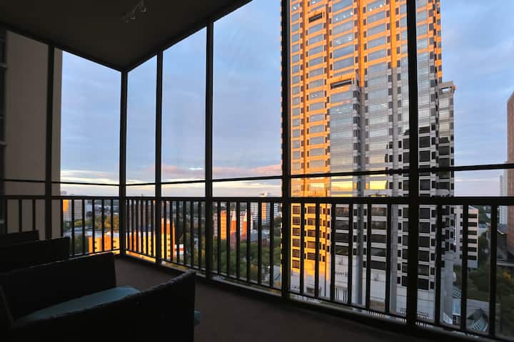Modern Design | 2 Br | Skyline Views | Balcony - 애틀랜타