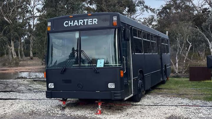 Retro Bus With Bathroom (Bus 3) - Stawell