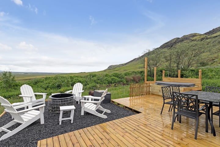 3br Cozy Home W/ Geothermal Hottub & Stunning View - Islandia