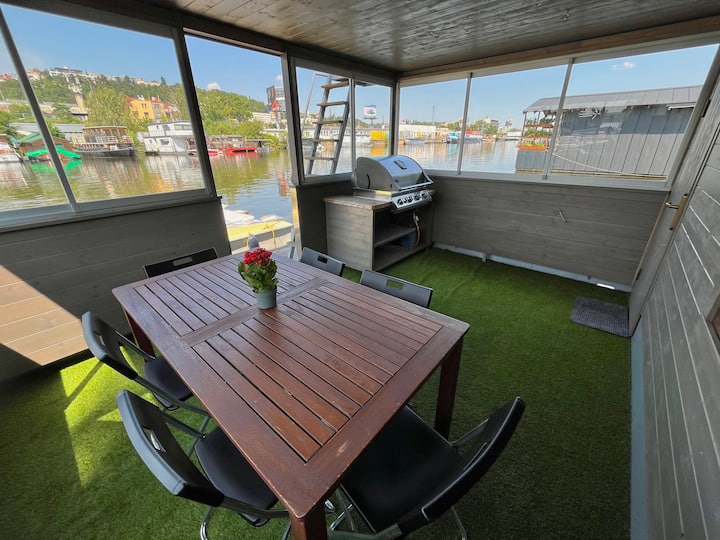 Margarita- Town 10', Park Free, View, Ac, Spacious - Prague