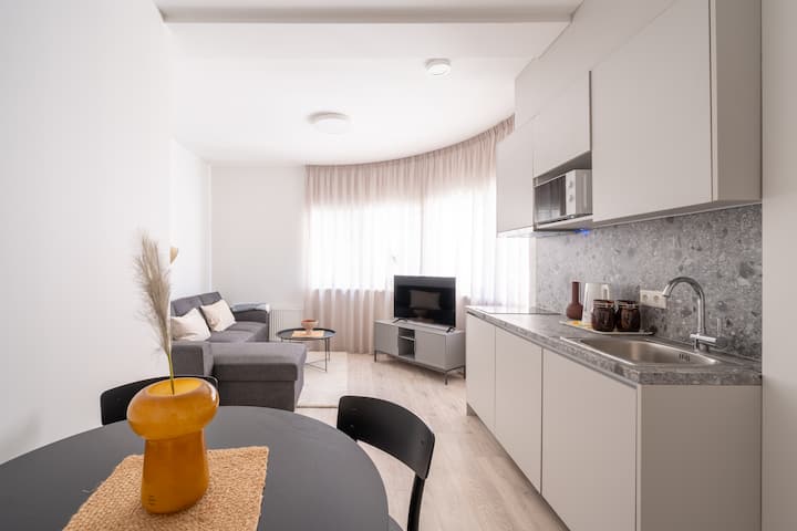 Embassy Area | New Building | Cozy Hideaway! - Riga