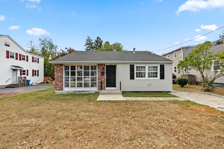 Cozy 3 Bedroom Glassboro Home - Rowan University, Glassboro