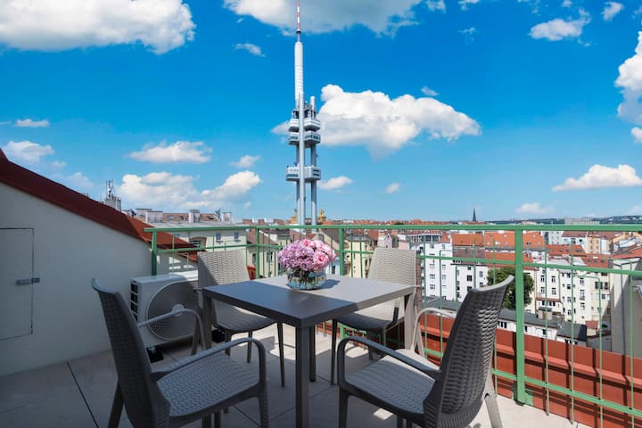 Dwellfort | Luxury Apartment With Terrace And View - Prag