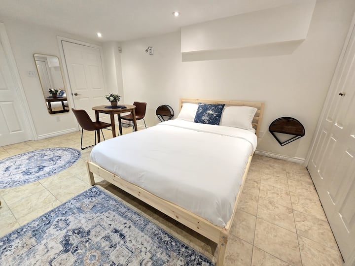 Private Basement Studio Apartment - 萬錦
