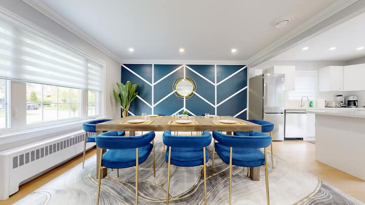 Stylish 4 Bedroom Home In Aaa Location - Toronto