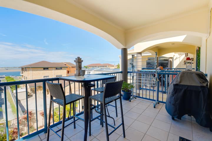 Steps From The Beach! - 1br Apartment - Gold Coast