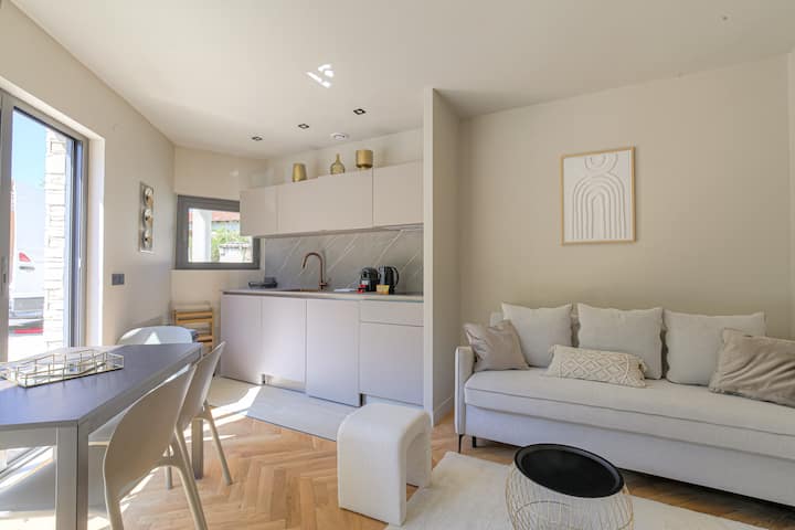 Joli T2 Bien éQuipé Et Lumineux, ÉCully - Écully