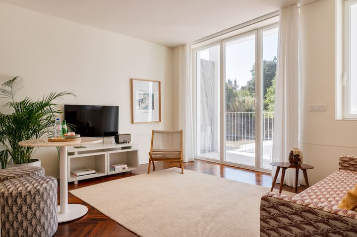 Apto Standard C/ Varanda - Vila Catarina - Porto