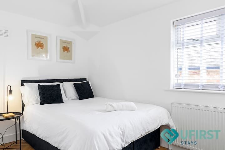 Stylish City Centre | Castle | Wi-fi | Sleeps 8 - Nottingham