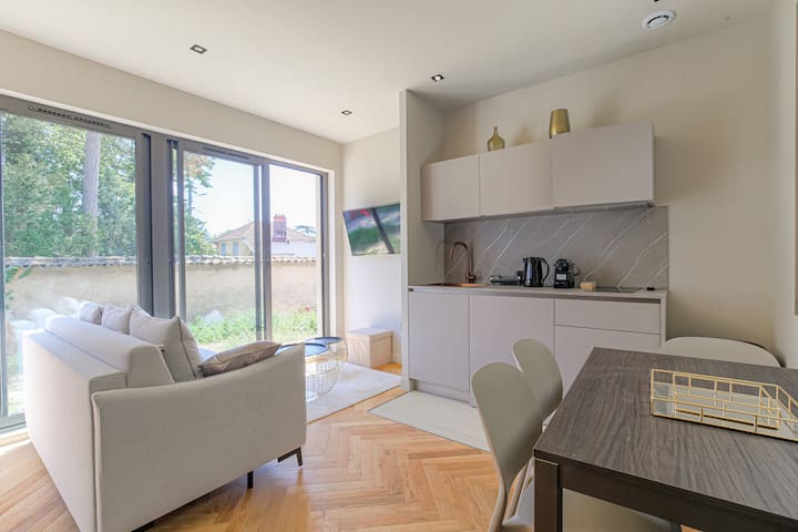 Appartement Lumineux Pour 4 Personnes, Ecully - Lione