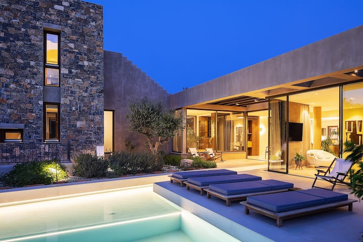 Villa Zoe: Elounda Chic Living & Bay Views - Ágios Nikolaos