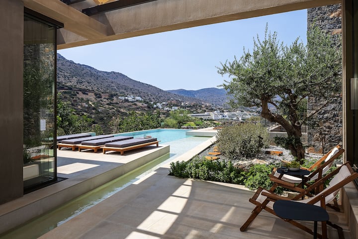 Villa Zoe: Elounda Chic Living & Bay Views - Agios Nikolaos
